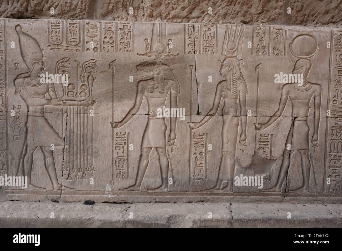 egyptian Hieroglyph , Each Hieroglyph character represent a common ...
