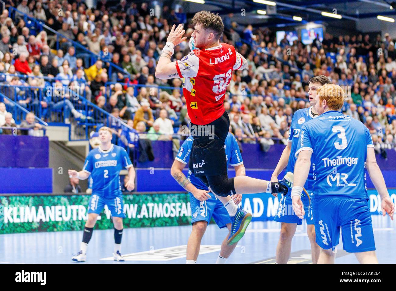 Lemgo, Deutschland. 30th Nov, 2023. Justin Kurch (ThSV Eisenach, #52) GER, TBV Lemgo Lippe vs ...