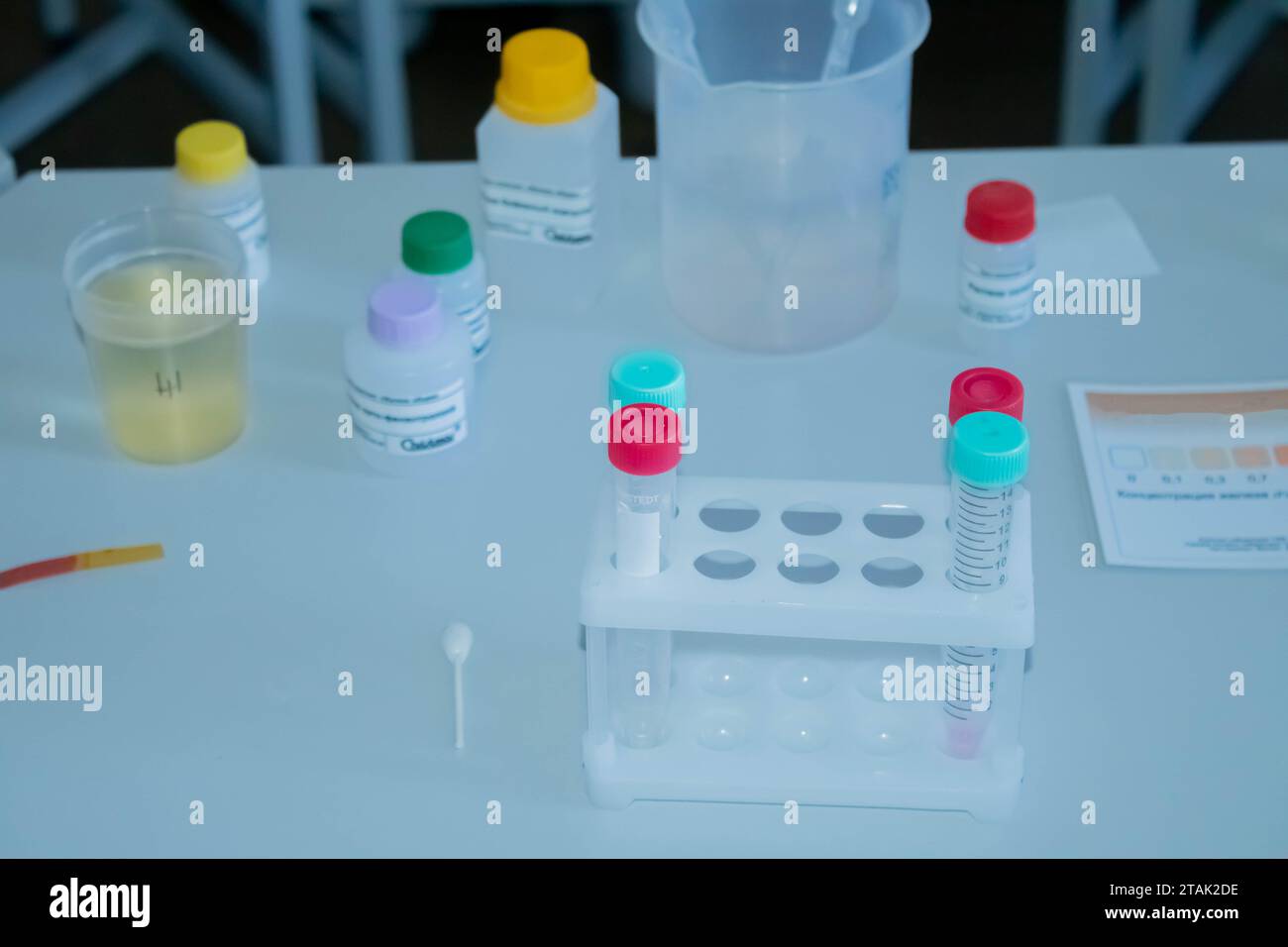Titration experiment hi-res stock photography and images - Alamy