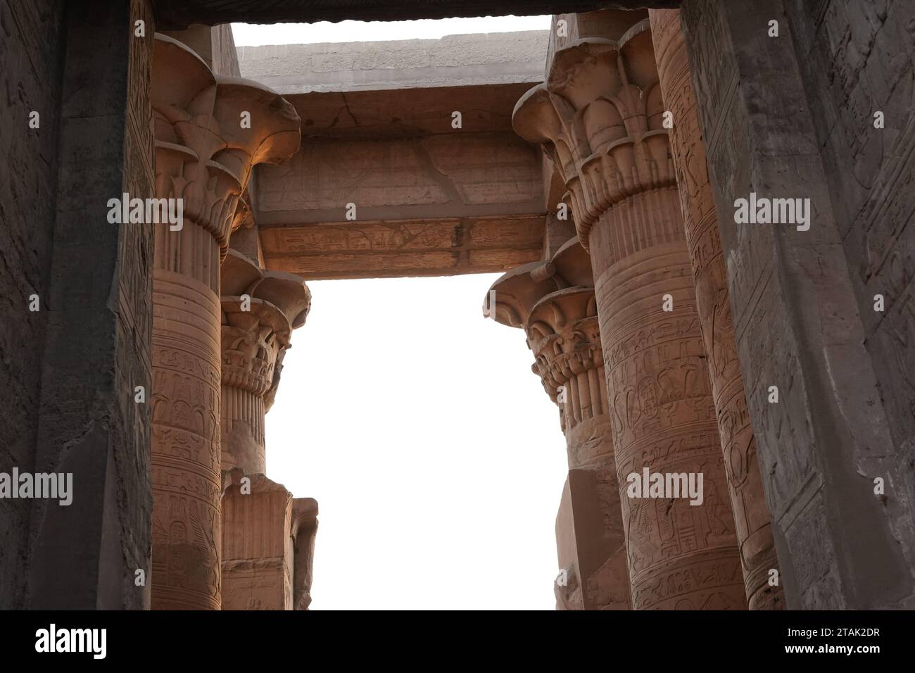 large egyptian column Stock Photo - Alamy