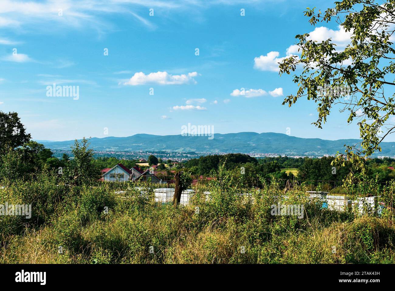 City and countryside contrast hi-res stock photography and images - Alamy
