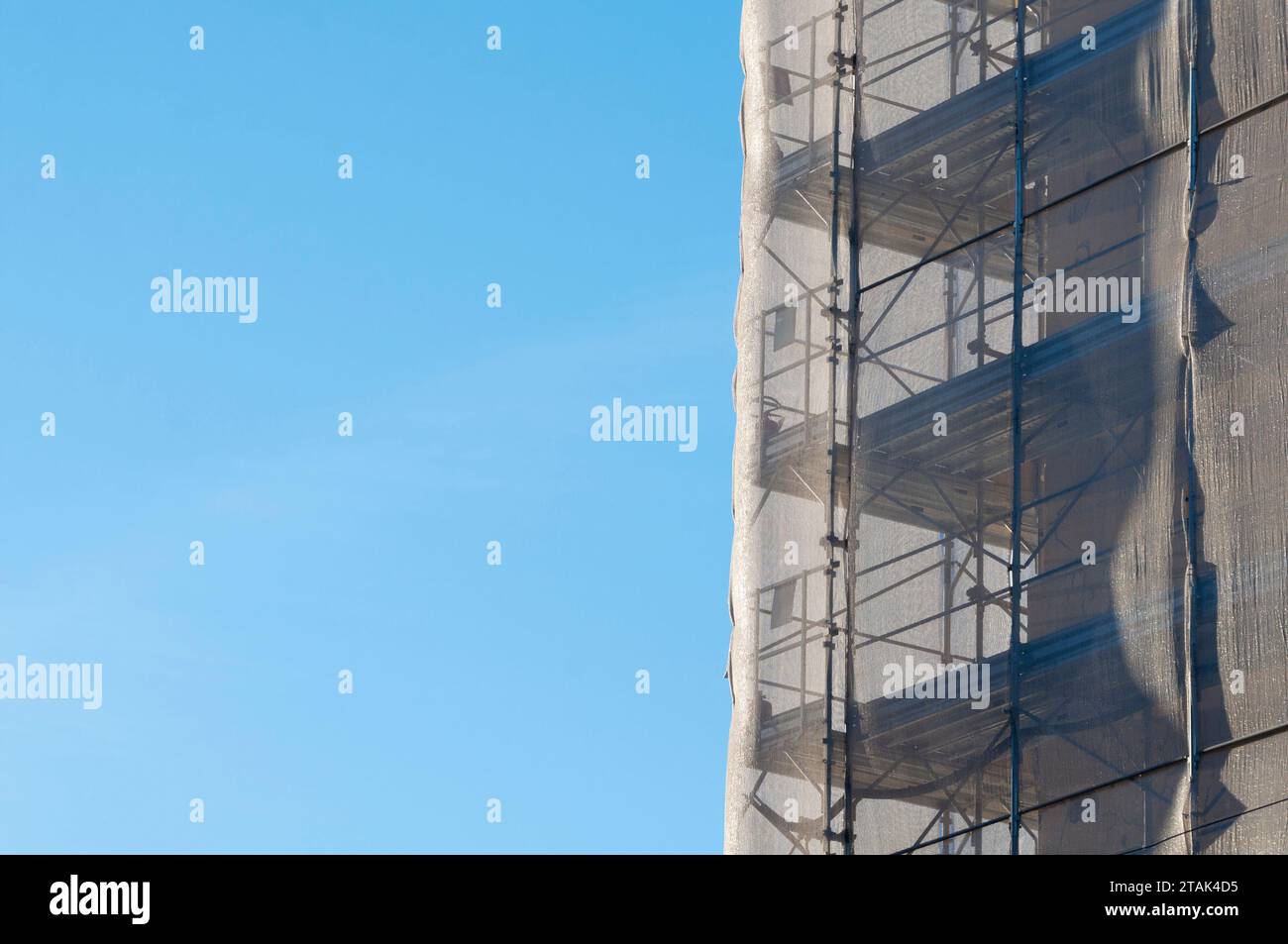 Shadow scaffolding hi-res stock photography and images - Alamy