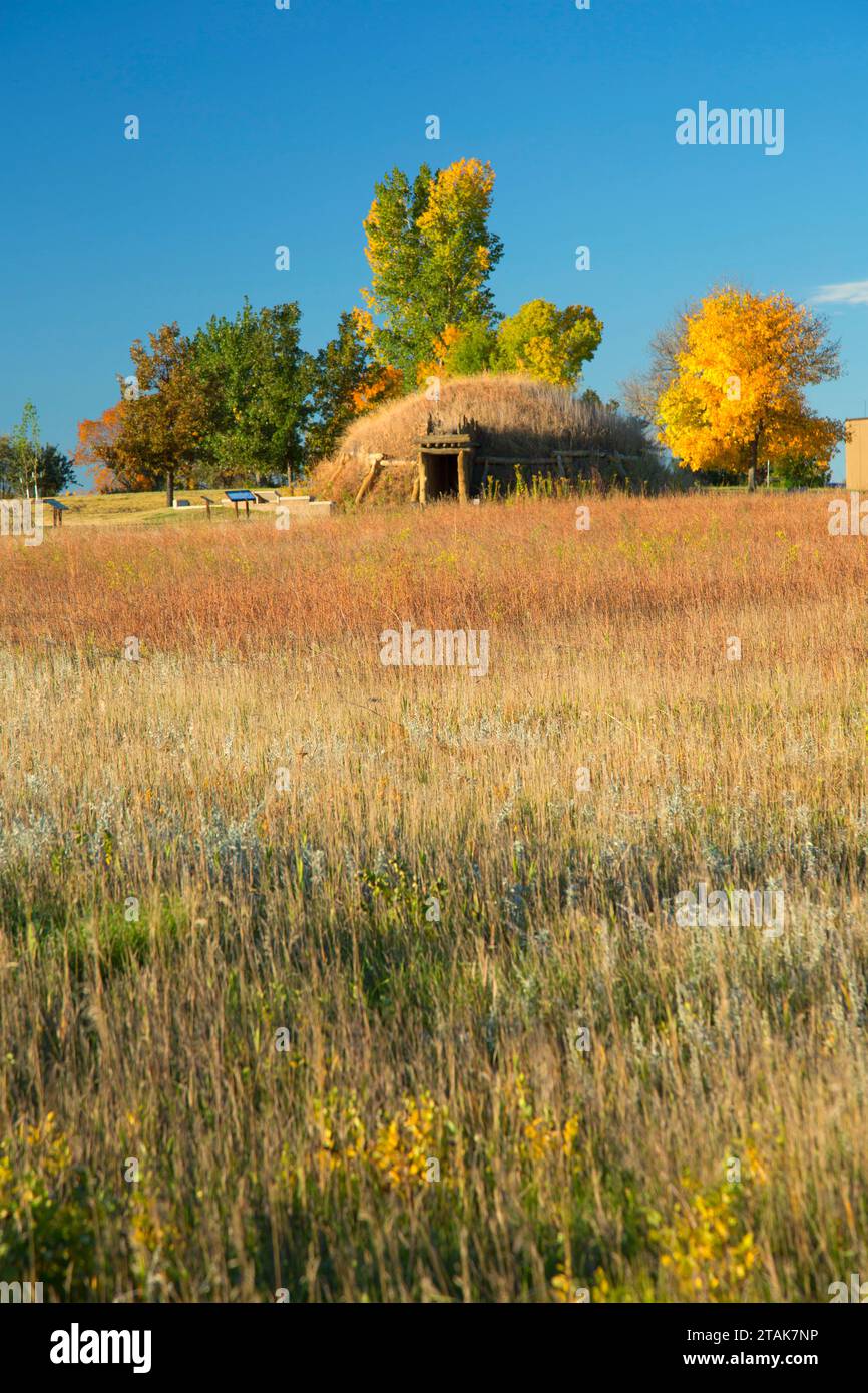 Earth lodge, Knife River Indian Villages National Historic Site, Lewis ...
