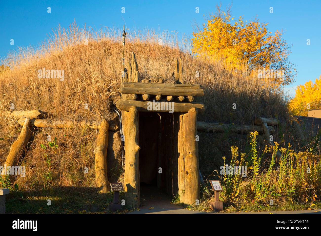 Earth lodge, Knife River Indian Villages National Historic Site, Lewis ...