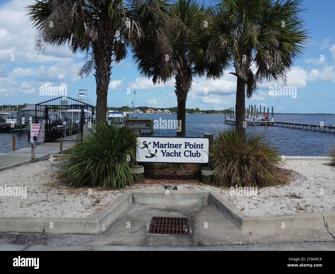Point yacht club hi-res stock photography and images - Alamy