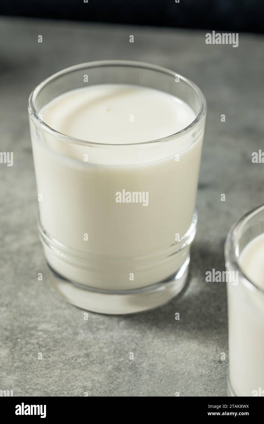Organic Grass Fed Whole Cow Milk in a Glass Stock Photo - Alamy