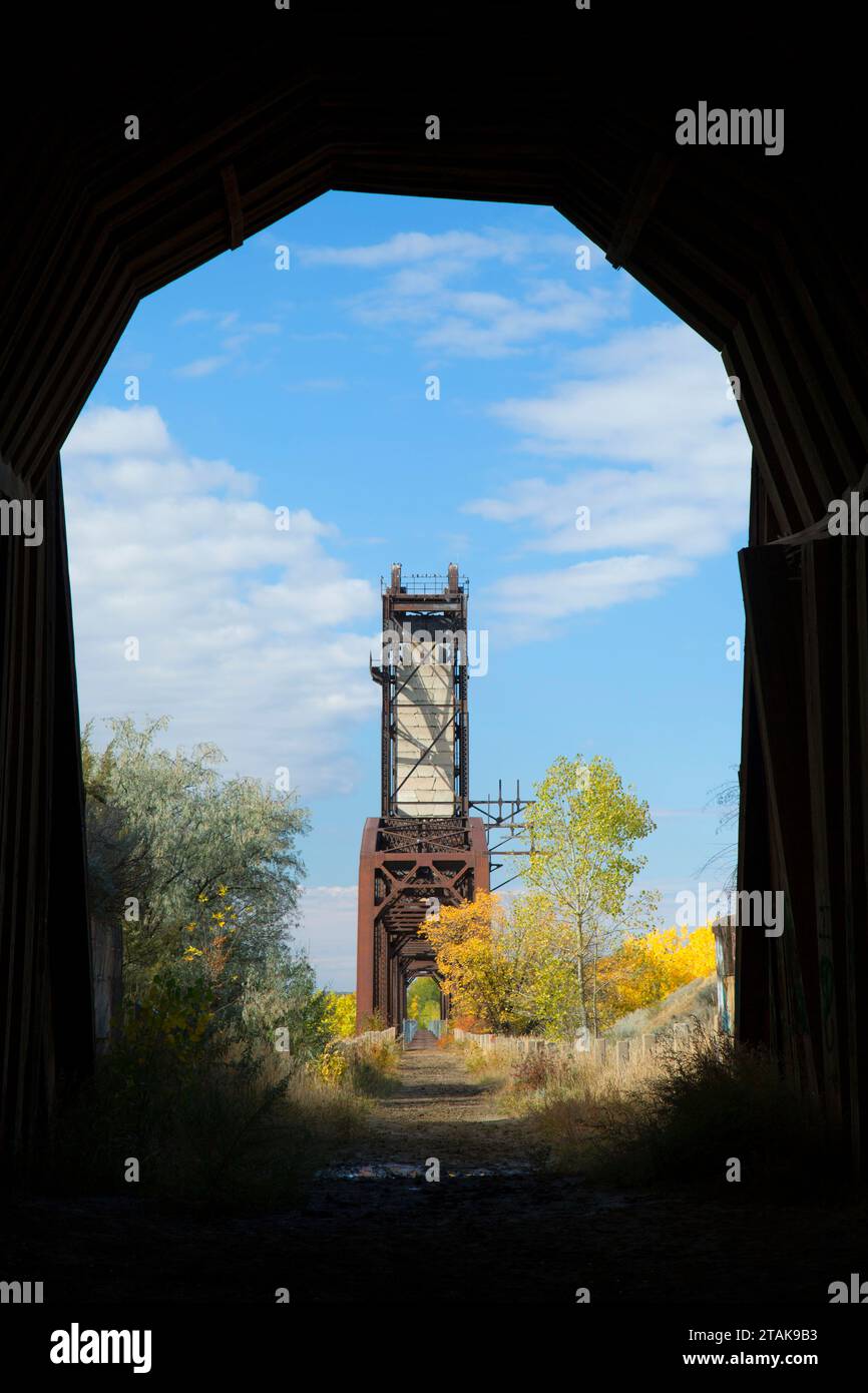 Fairview Bridge from Cartwright Tunnel, Sundheim Park, McKenzie County ...
