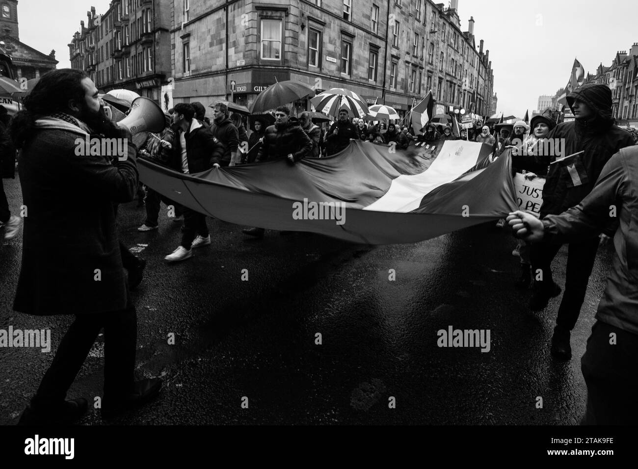 Ceasefire now placard hi-res stock photography and images - Alamy