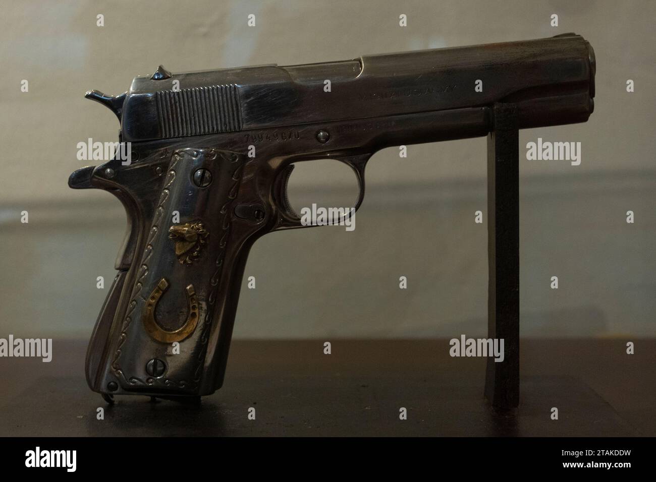 Alias "The mexican" Gonzalo Rodriguez Gacha gun seized at police museum ...