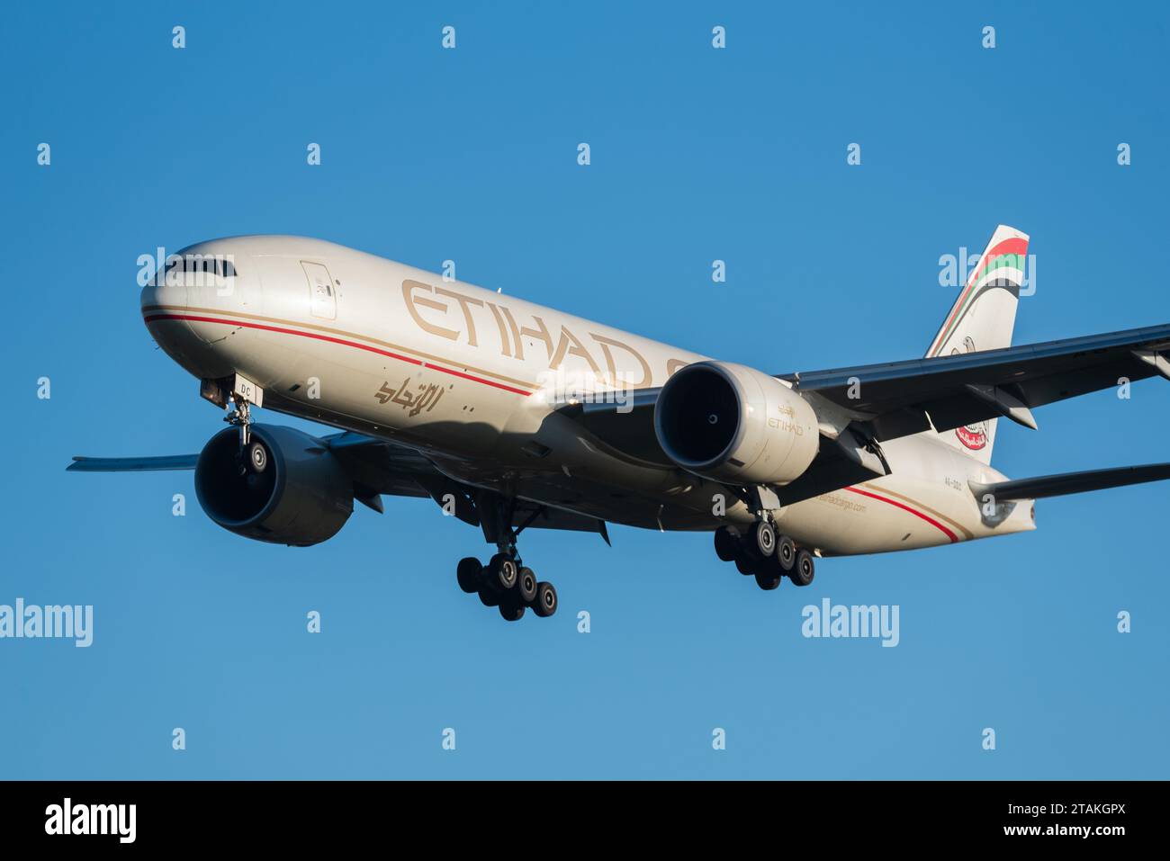 Etihad Airways Cargo Boeing 777-FFX freight airliner jet plane A6-DDC ...
