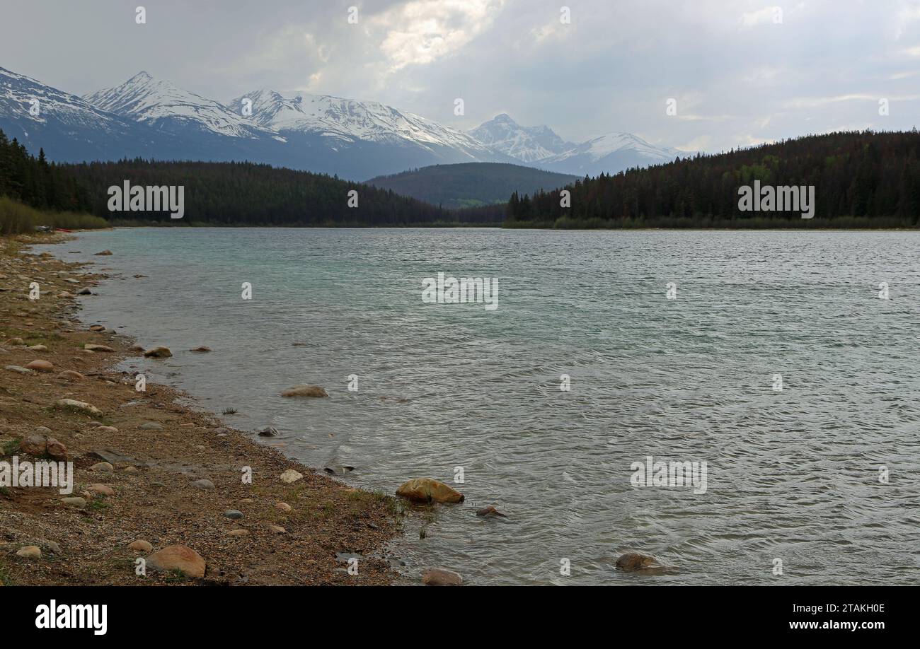 Pyramid lake canada hi-res stock photography and images - Alamy