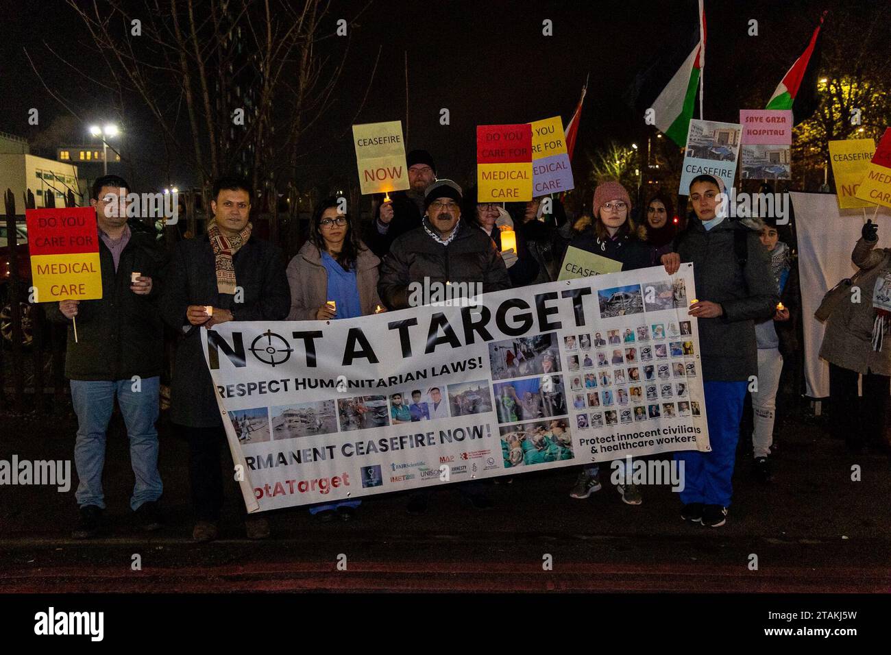 Hull, United Kingdom, 01 Dec 2023, healthcare worker vigil for ...