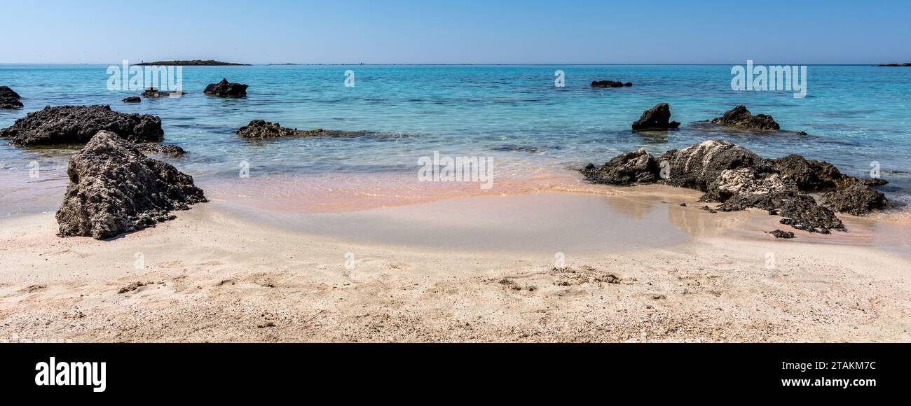 Pink sand beach, the famous Elafonisi (or Elafonissi). Crete island ...