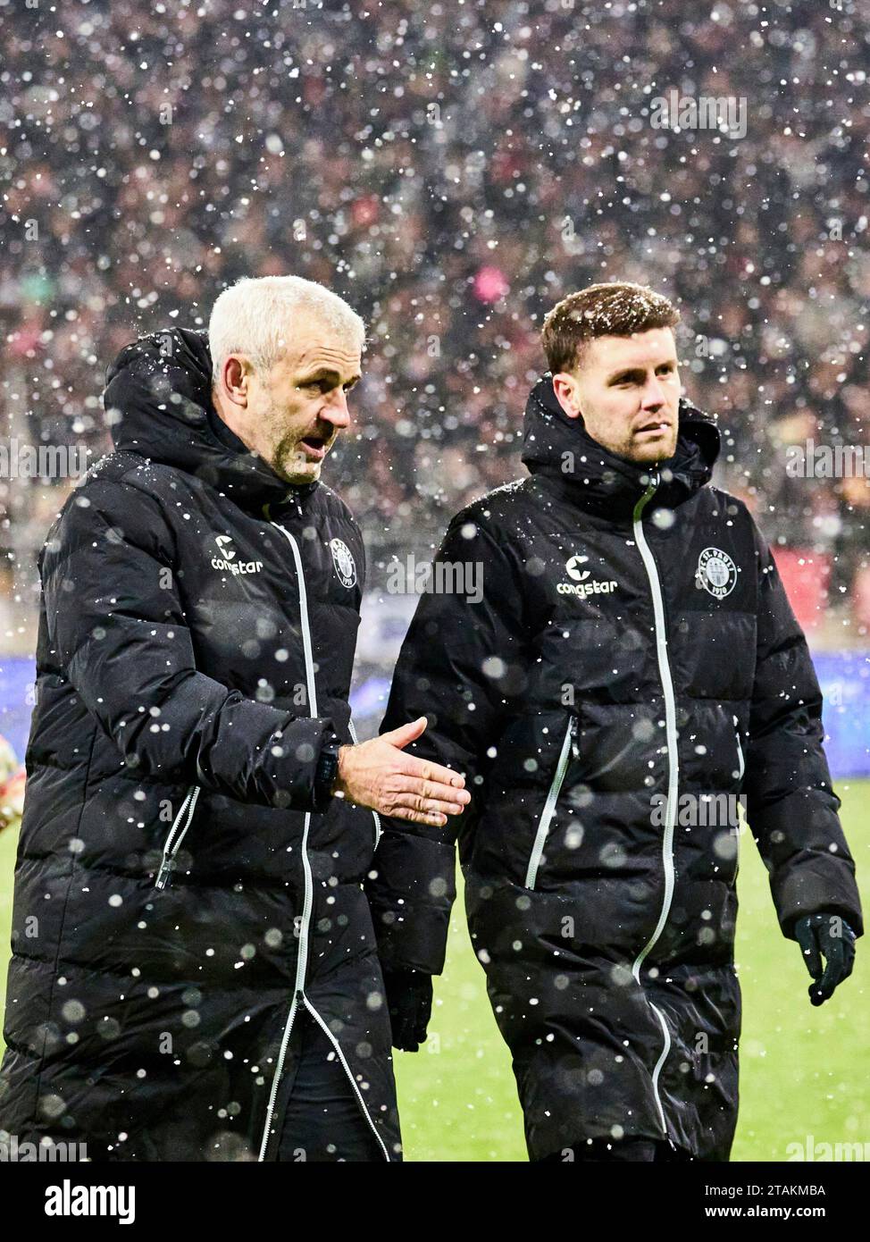 Hamburg, Deutschland. 01st Dec, 2023. Fabian Huerzeler (FC St. Pauli ...