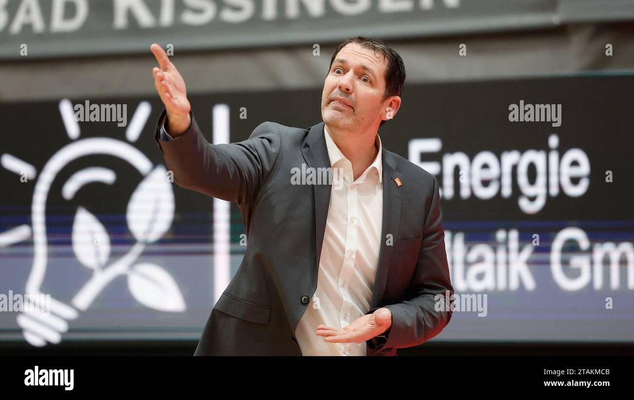 Wuerzburg, Deutschland. 01st Dec, 2023. Bild: Headcoach Ty Harrelson ...