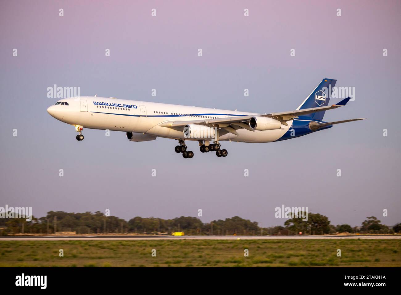 Universal Sky Carrier (USC) Airbus A340-313 (REG: D-AUSC) landing ...