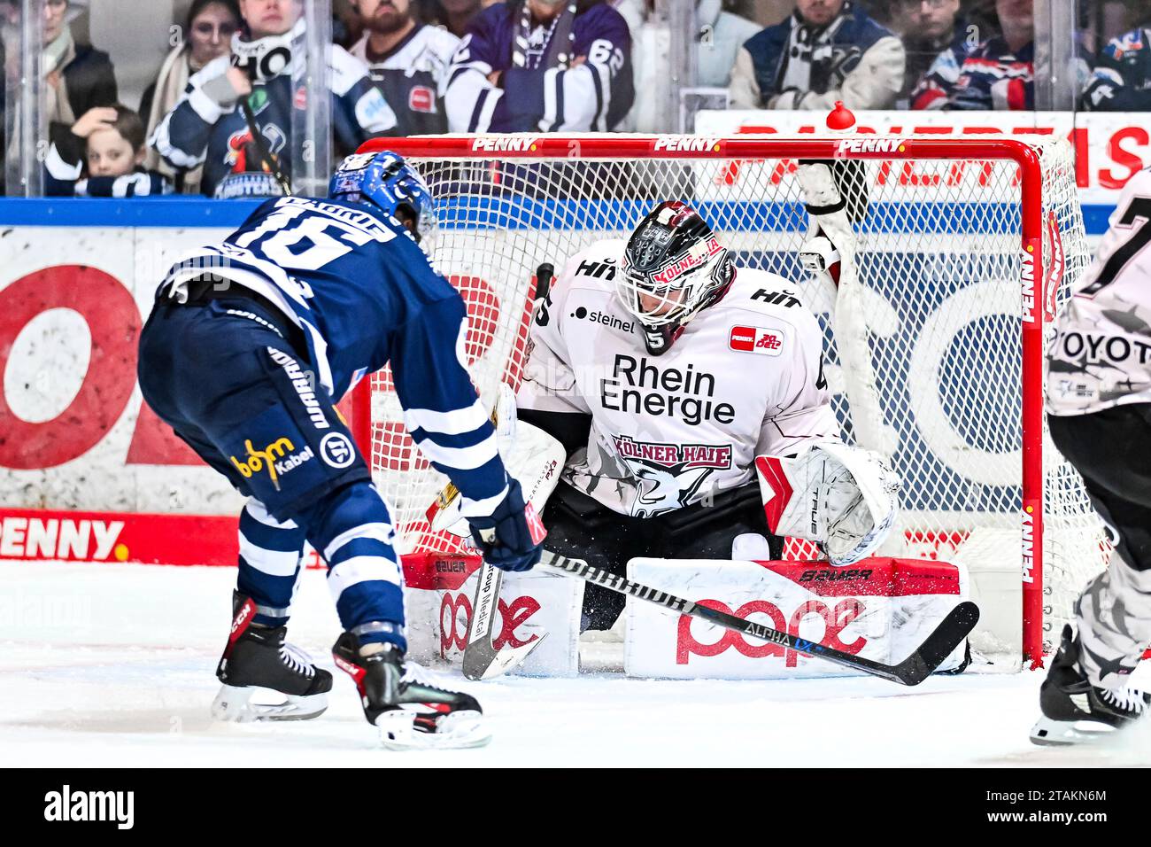 Mainseason hi-res stock photography and images - Alamy