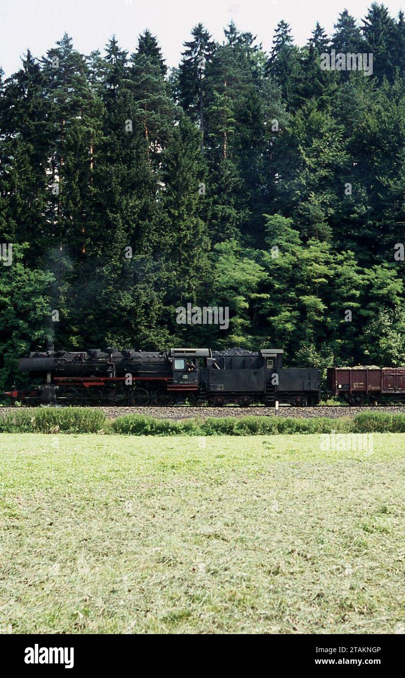 Action photography of steam engines hi-res stock photography and images ...