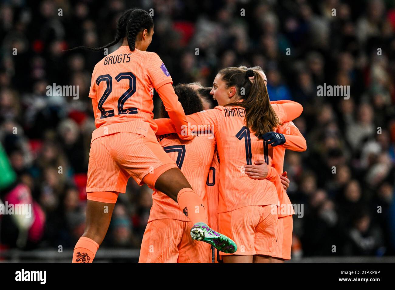 LONDON - Lineth Beerensteyn of Holland celebrates the 0-1 during the ...