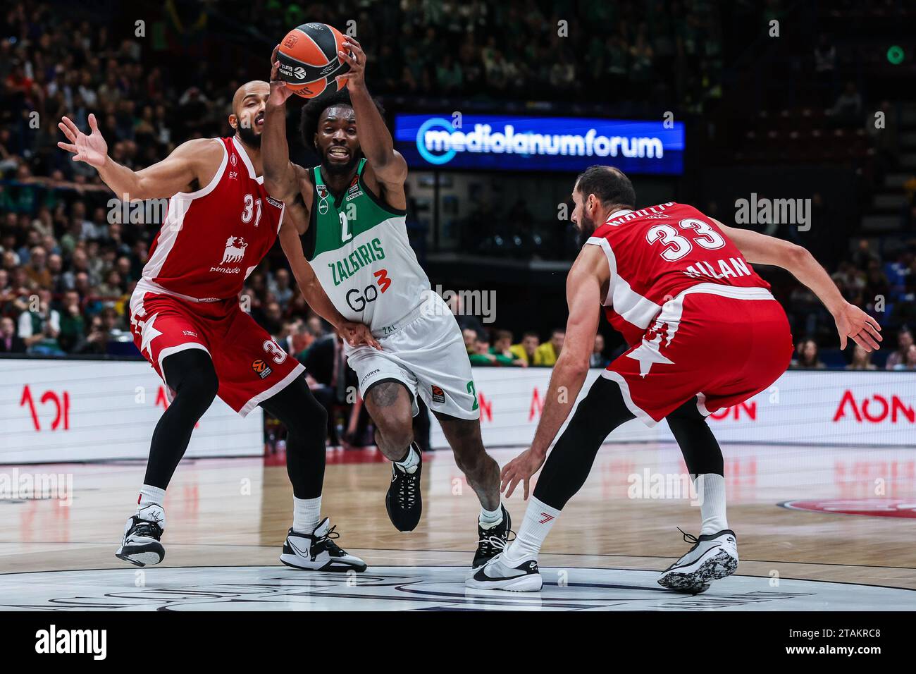 Milan, Italy. 30th Nov, 2023. Keenan Evans #2 of Zalgiris Kaunas (C ...