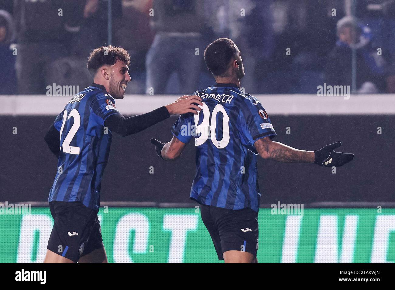BERGAMO, ITALY - NOVEMBER 30: Gianluca Scamacca (Atalanta BC ...