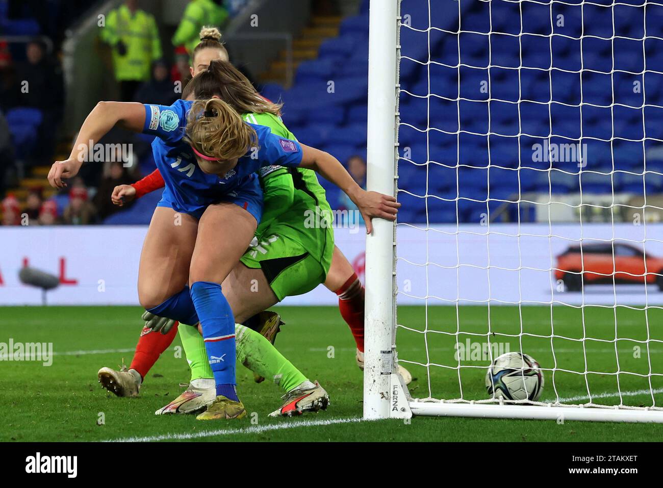 December 1, 2023, Cardiff, Wales: Cardiff, UK. 1st Dec, 2023. Hlin ...