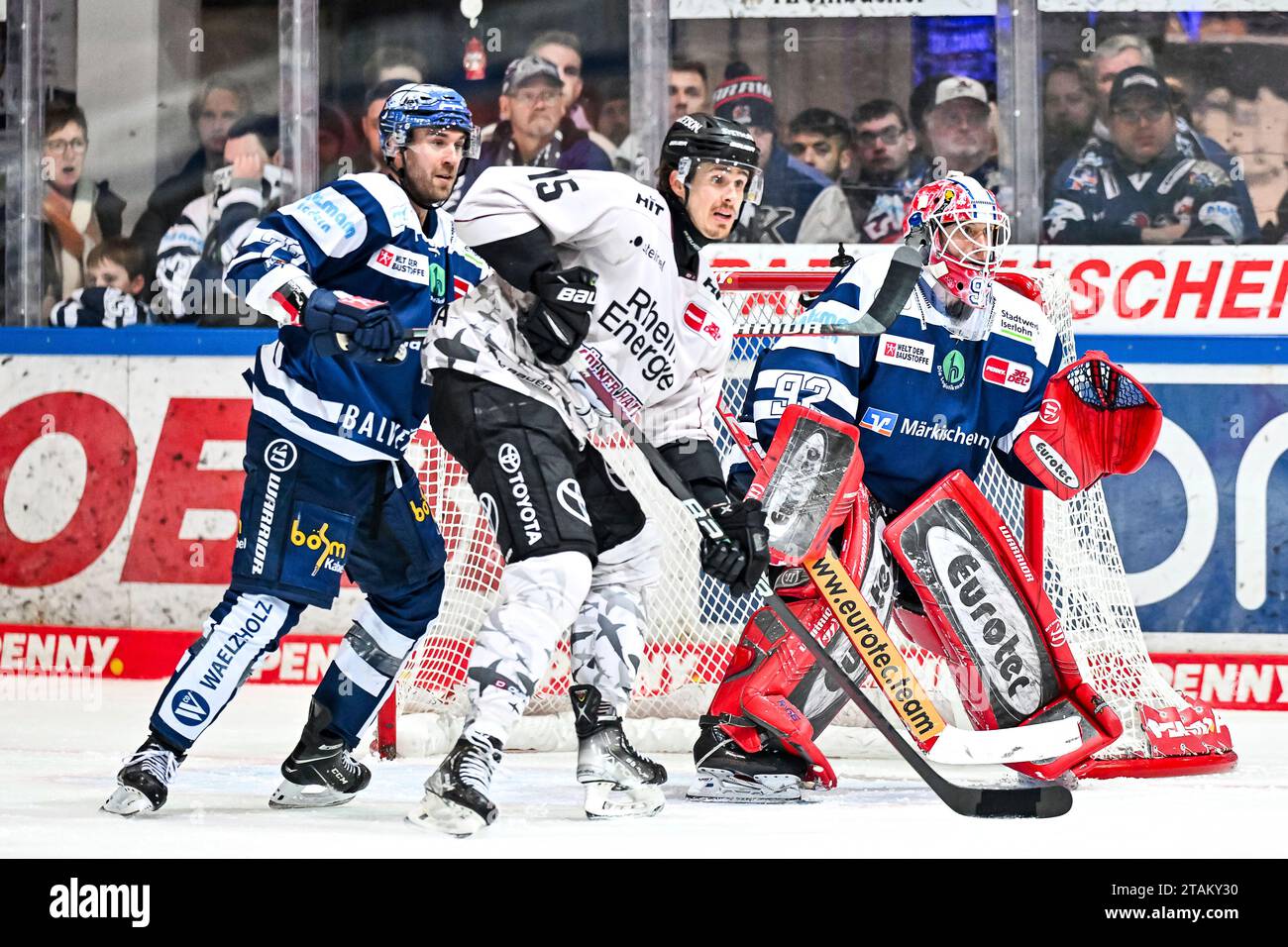 Iserlohn, Deutschland. 01st Dec, 2023. Tim Bender (Iserlohn Roosters ...