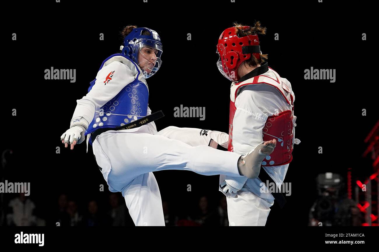 Great Britain's Beth Munro (left) on her way to winning gold against ...