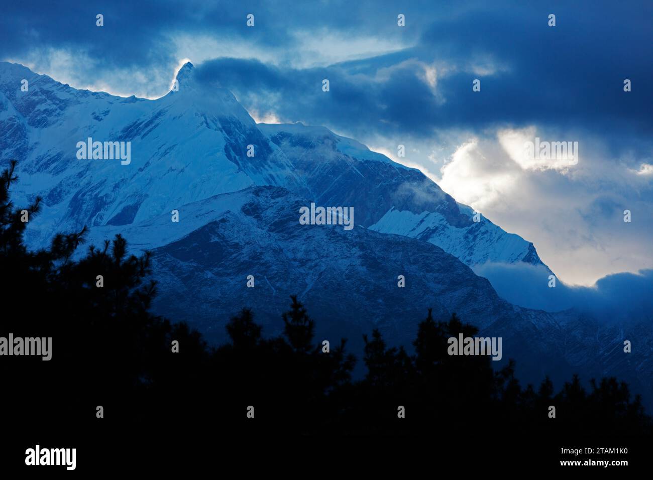 Annapurn range hi-res stock photography and images - Alamy