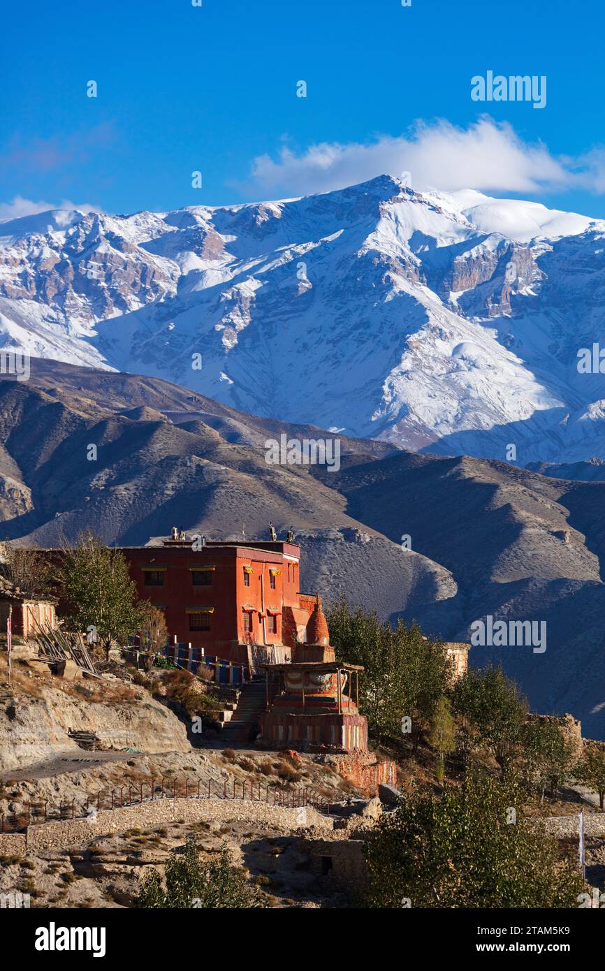 In Gheling the Thrangu Tashi Choling Monastery dates back to the 15th ...