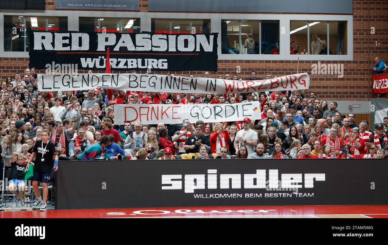 Wuerzburg, Deutschland. 01st Dec, 2023. Bild: Banner der Wuerzburger ...