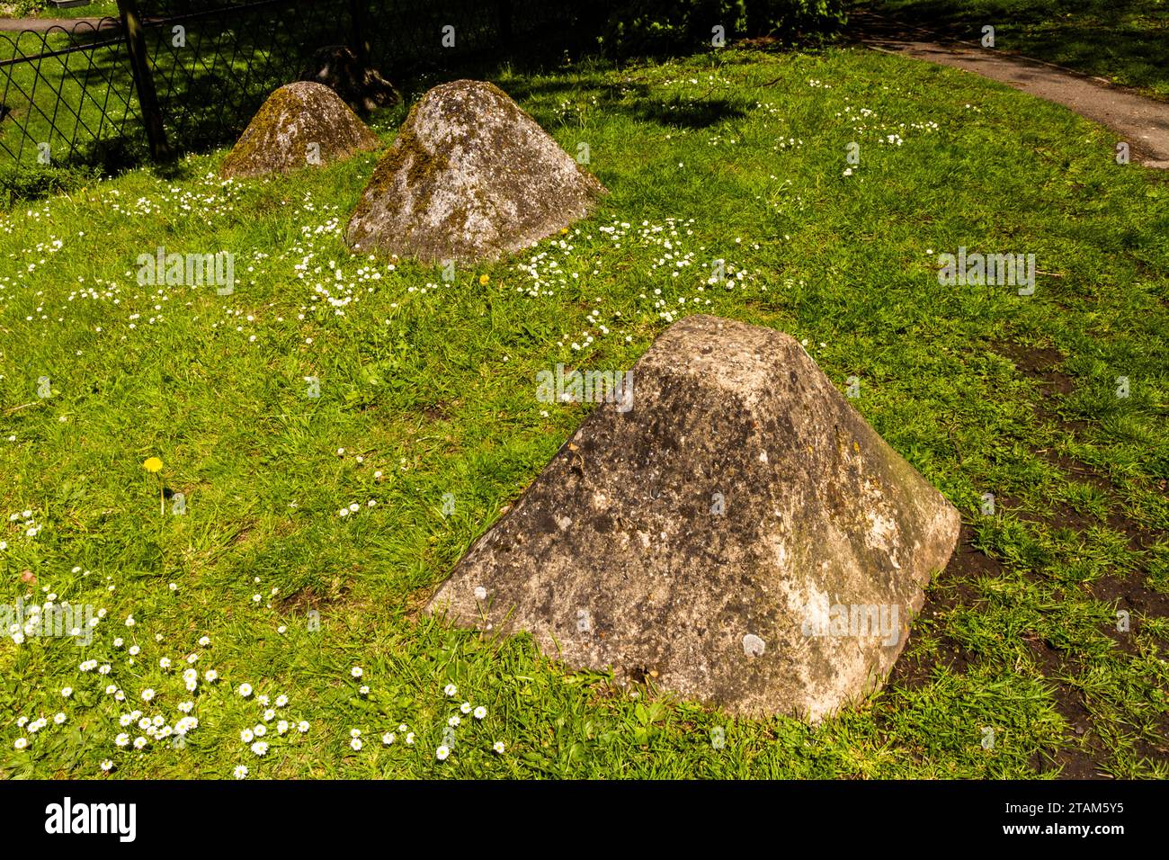 Dragons teeth anti tank defences hi-res stock photography and images ...