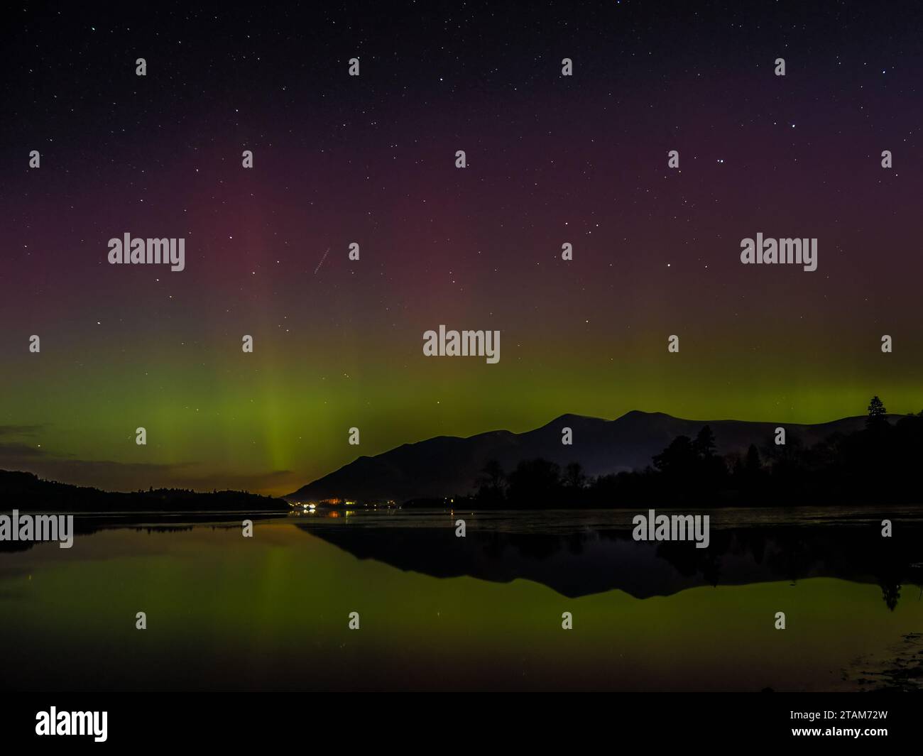 Northern Lights also know as the aurora borealis shines over Derwent ...