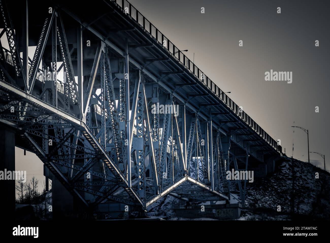 Dark bridge hi-res stock photography and images - Alamy