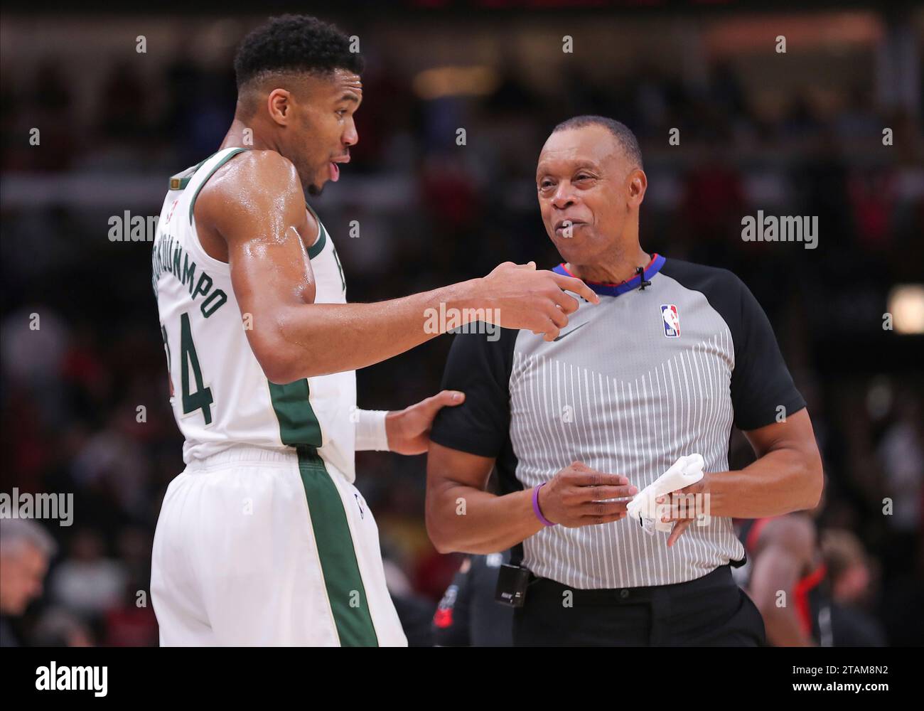 CHICAGO, IL - NOVEMBER 30: Giannis Antetokounmpo #34 of the Milwaukee ...