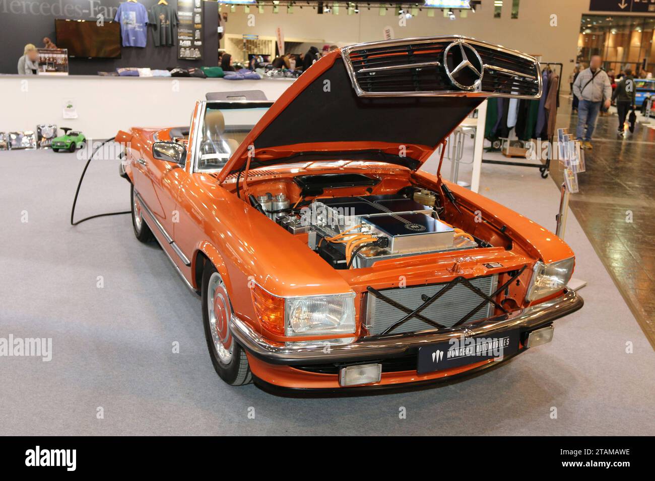 Mercedes-Benz eSL Daimler Baureihe R107, SL Roadster, Baujahr 1983, von ...