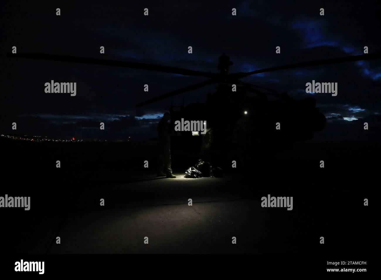 Pilots assigned to 16th Combat Aviation Brigade conducted Flight Deck ...