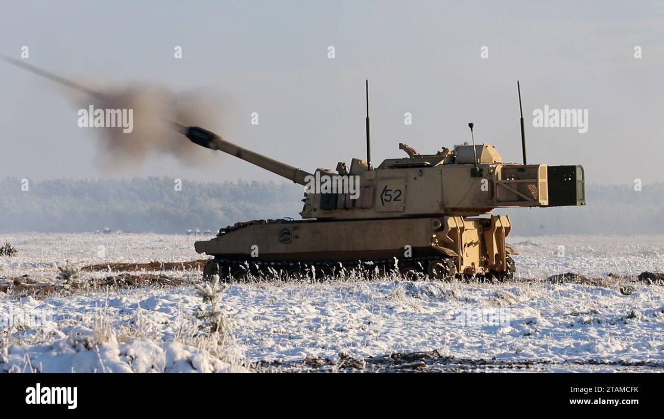 The sound of artillery thunder! Paladin M109 Howitzer assigned to the Bravo Battery, 4th ...