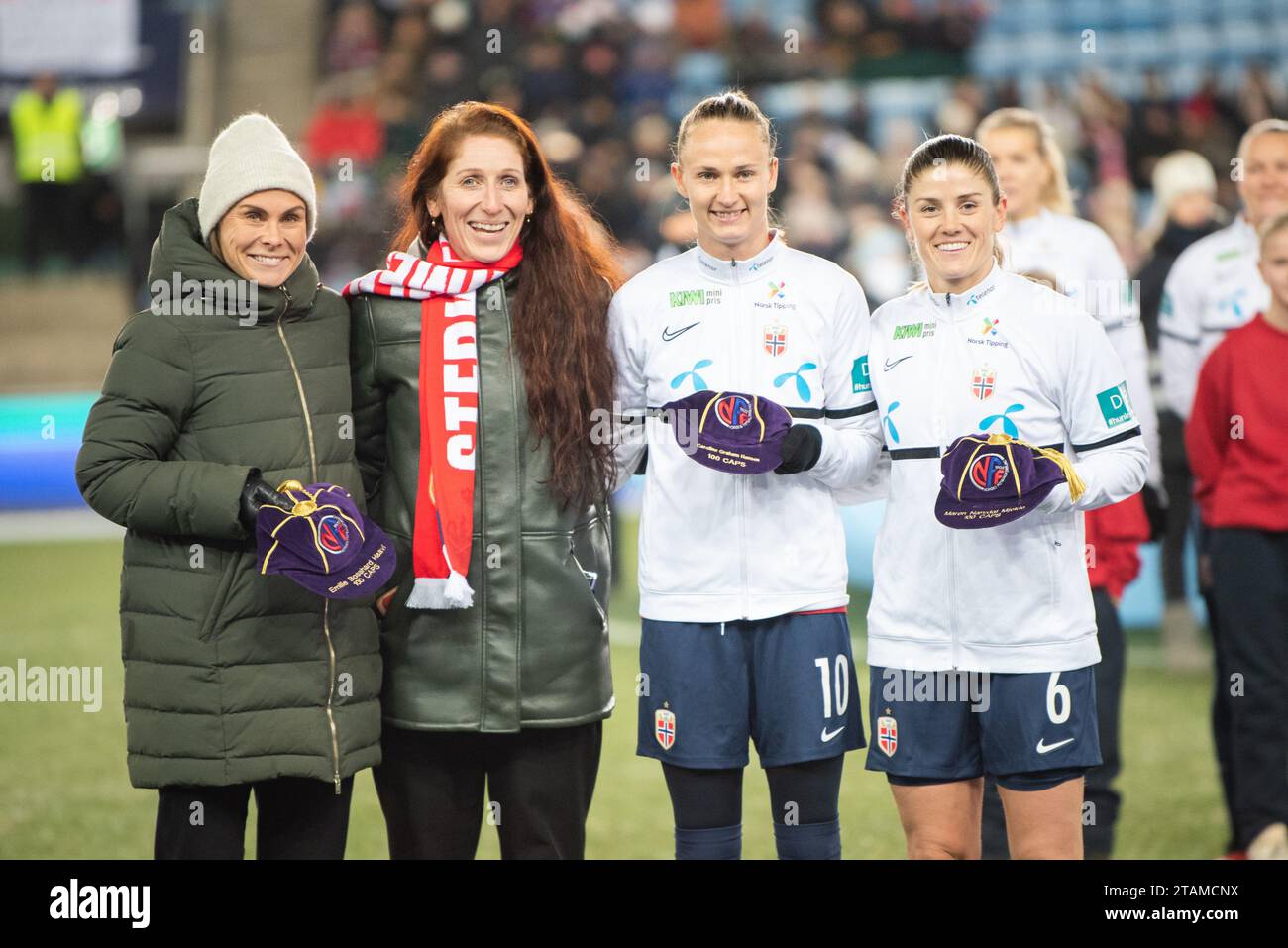 Oslo, Norway. 01st Dec, 2023. Caroline Graham Hansen (10) and Maren ...