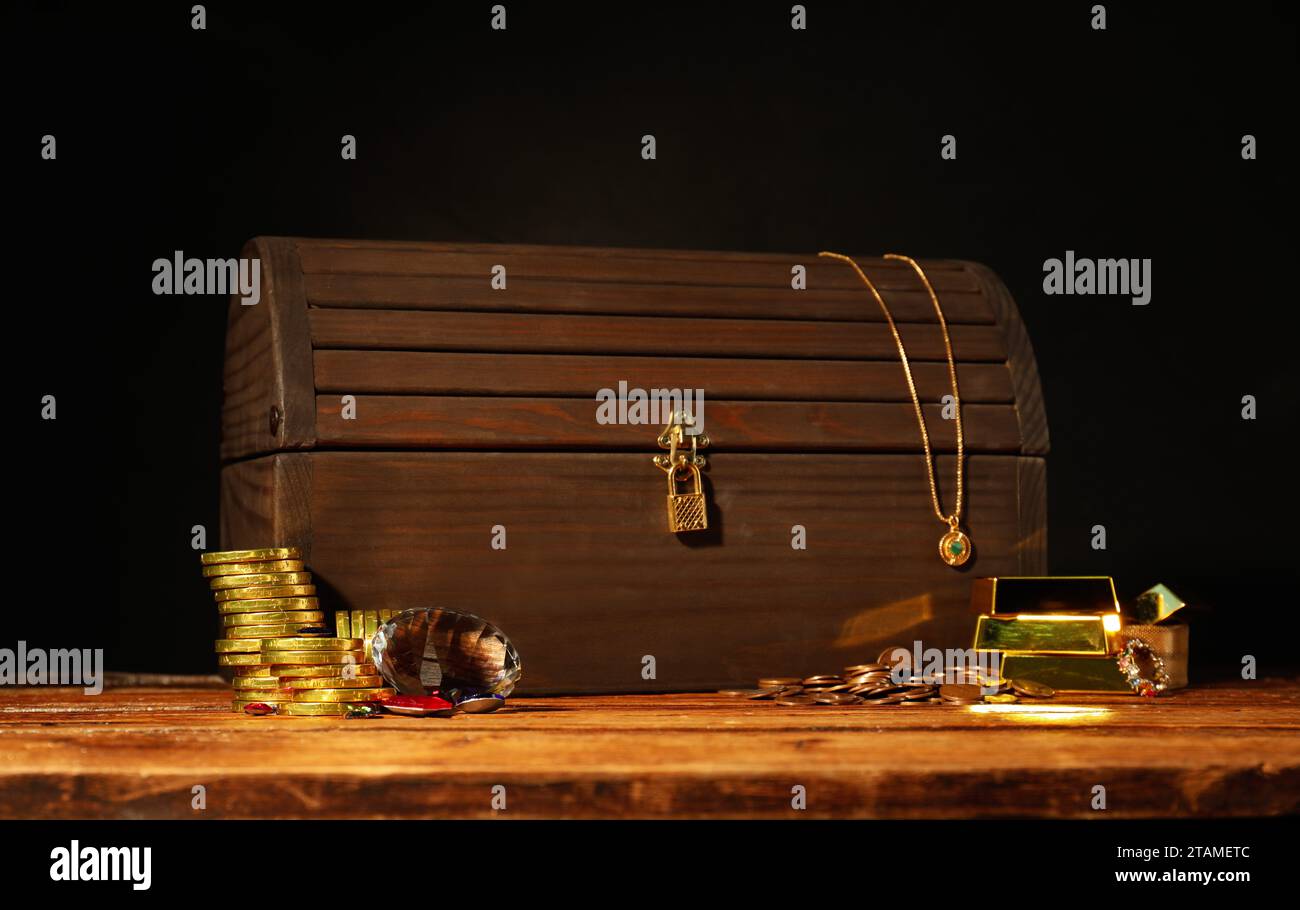 Gold bars jewellery hi-res stock photography and images - Alamy