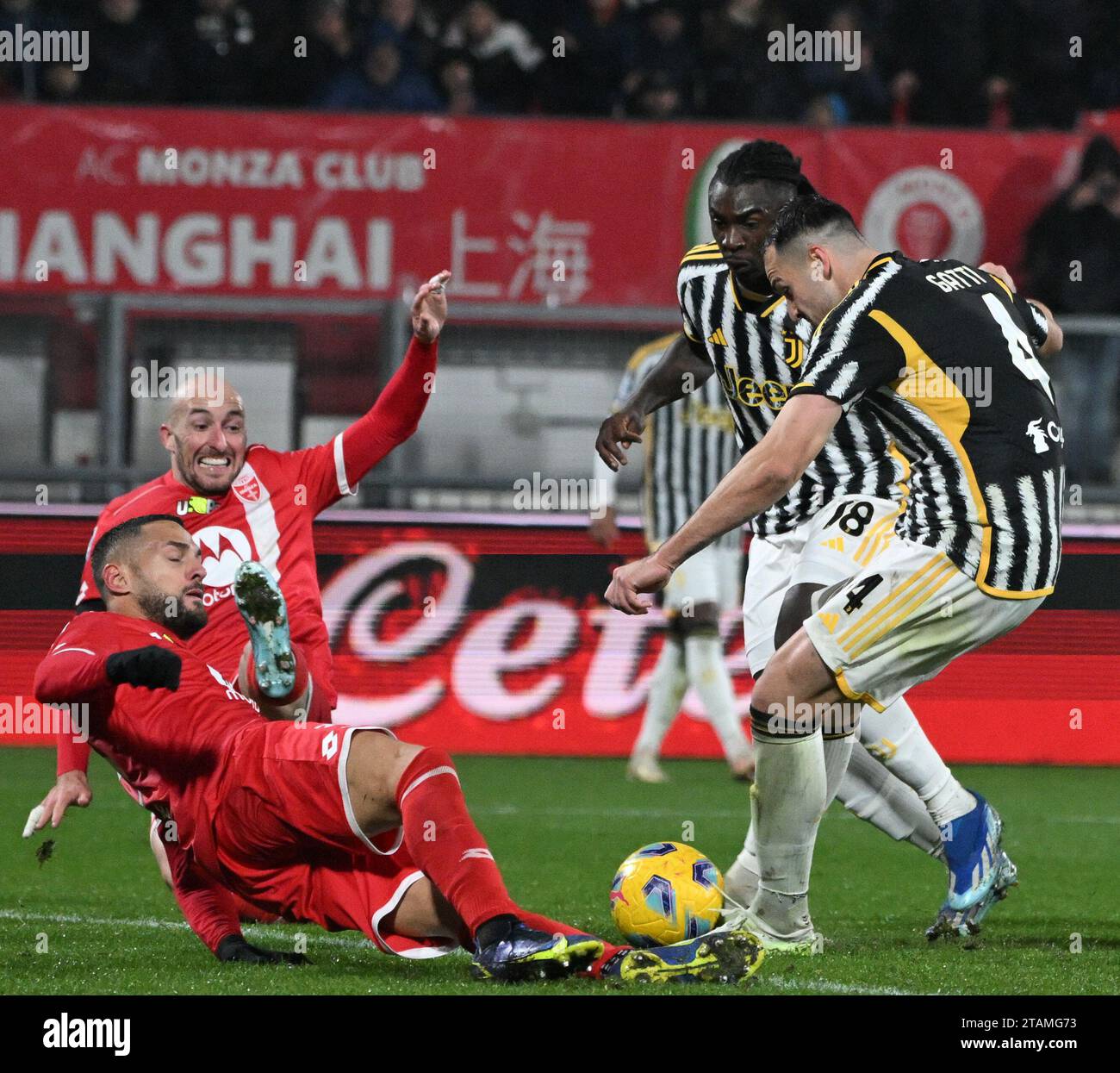 Monza, Italy. 1st Dec, 2023. FC Juventus's Federico Gatti (1st R) vies ...