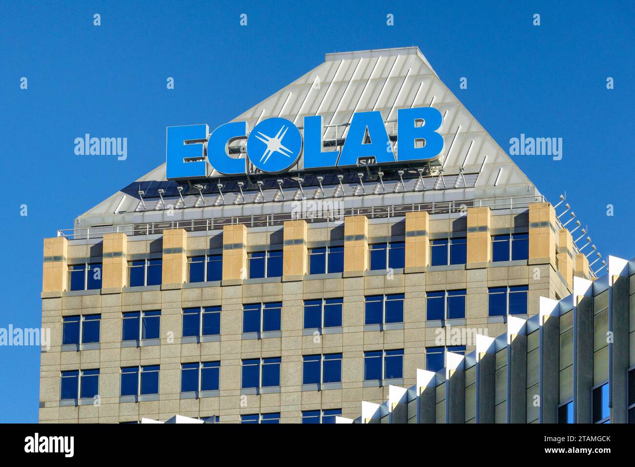 ST. PAUL, MN, USA - NOVEMBER 19, 2023: Ecolab corporation headquarters ...