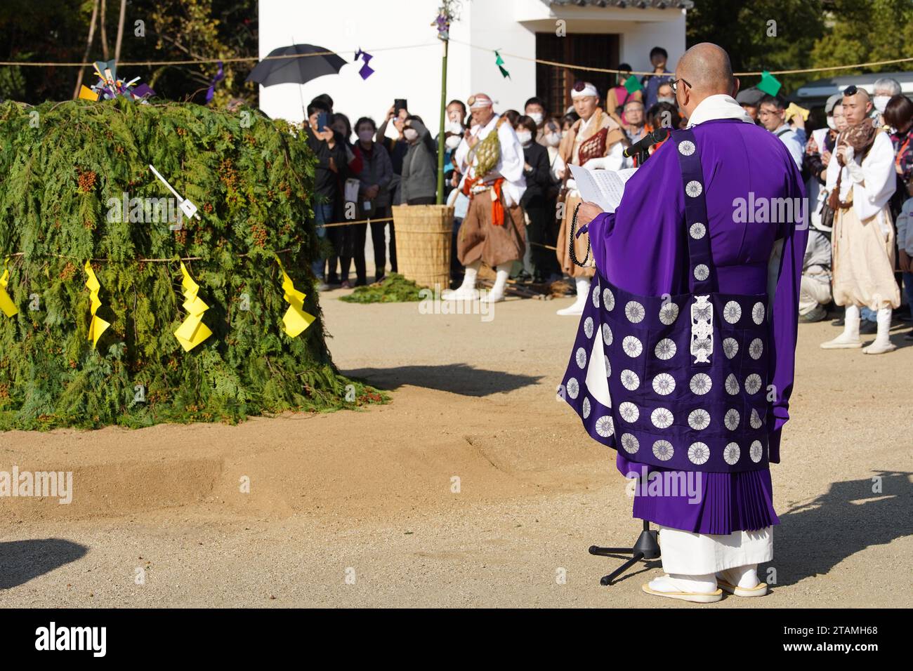 Exorcism buddhist monk hi-res stock photography and images - Alamy