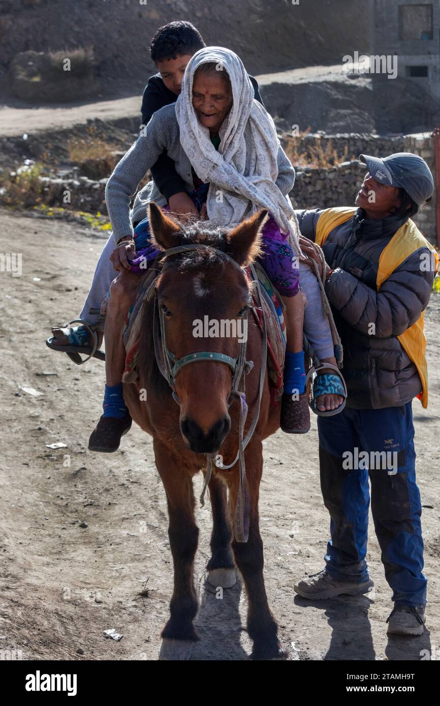 A 100 yeear old pilgrim visits Muktinath which is a sacred pilgrimage ...