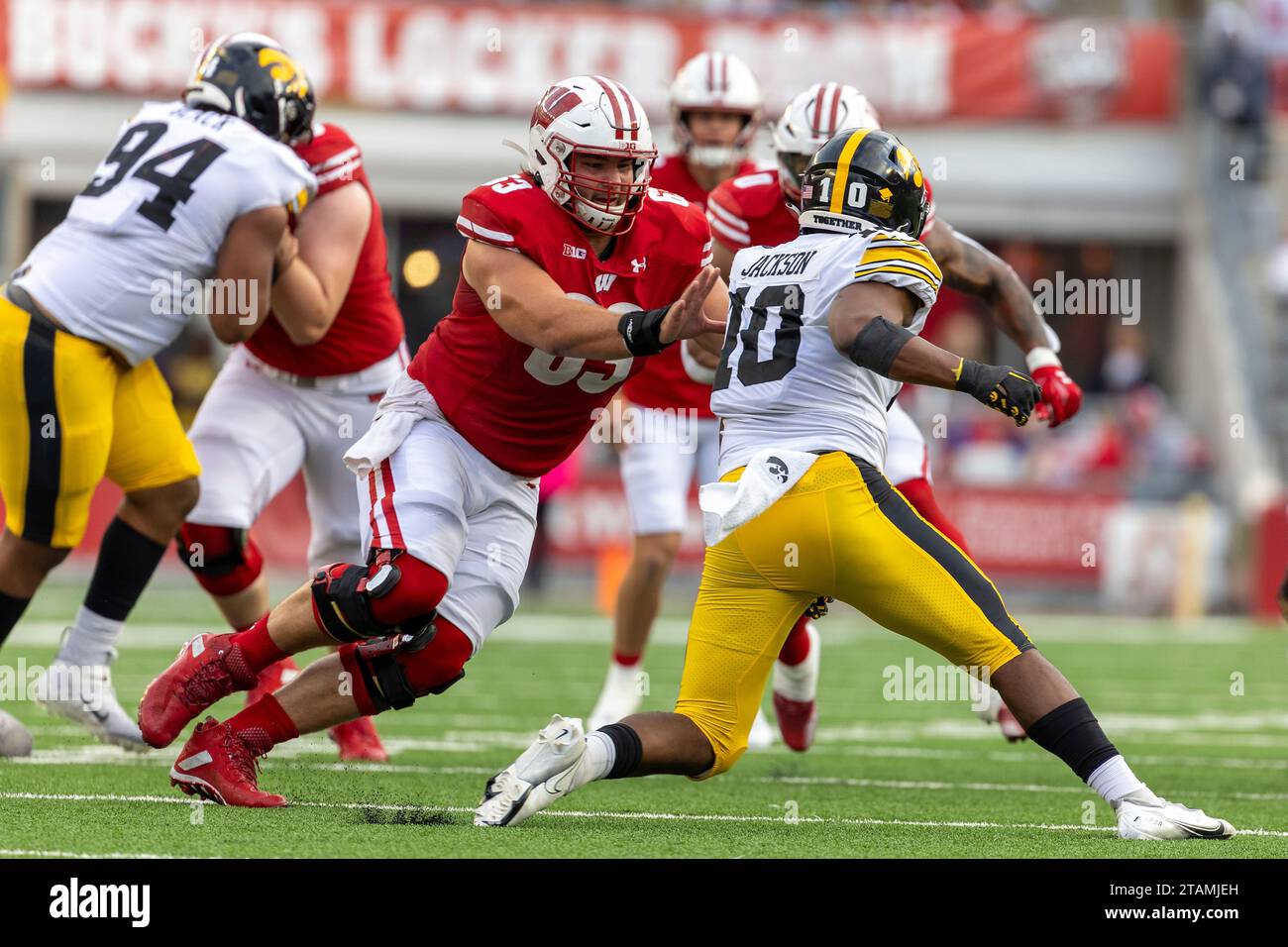Wisconsin Badgers offensive lineman Tanor Bortolini (63) blocks during ...