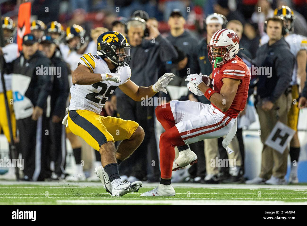 Wisconsin Badgers wide receiver Bryson Green (9) makes a reception ...