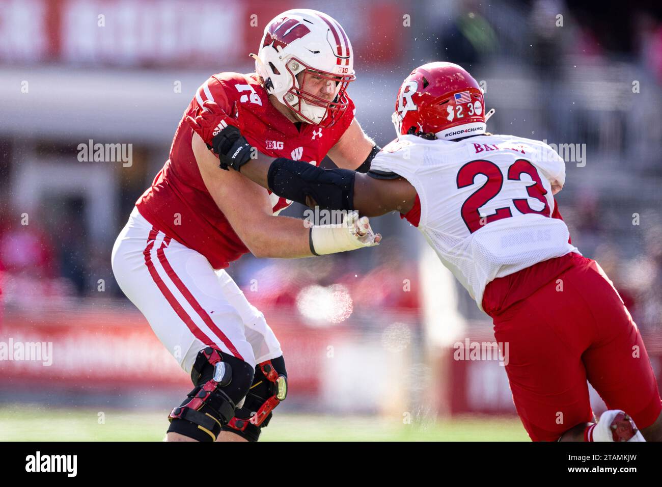 Wisconsin Badgers offensive lineman Jack Nelson (79) blocks during a ...