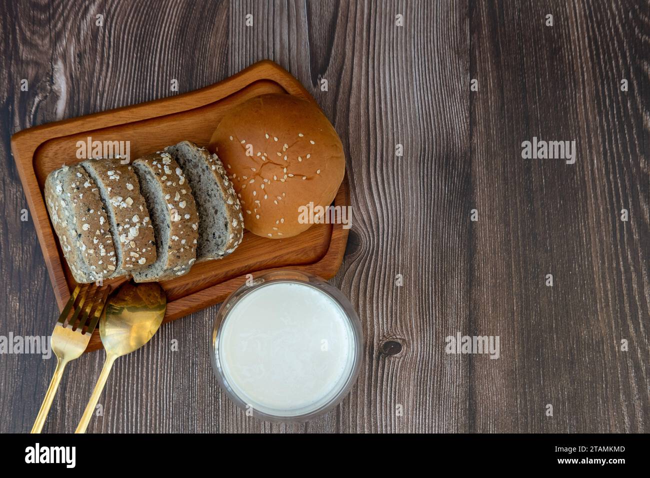 Breaking bread homemade loaf hi-res stock photography and images - Alamy