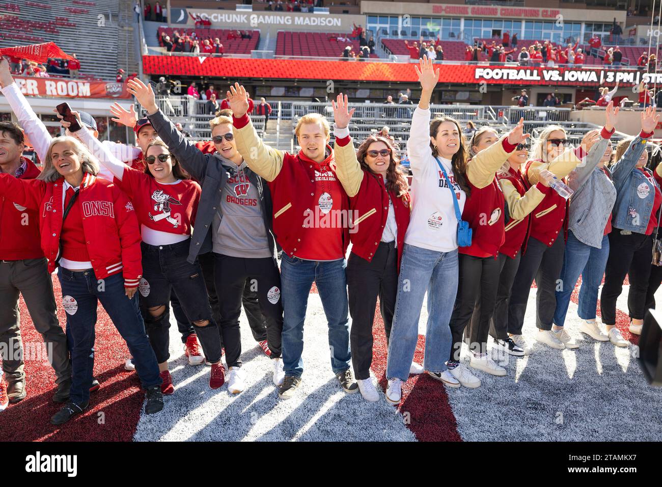 Wisconsin Badgers alumni sing "Varsity" after a Big Ten Conference NCAA ...