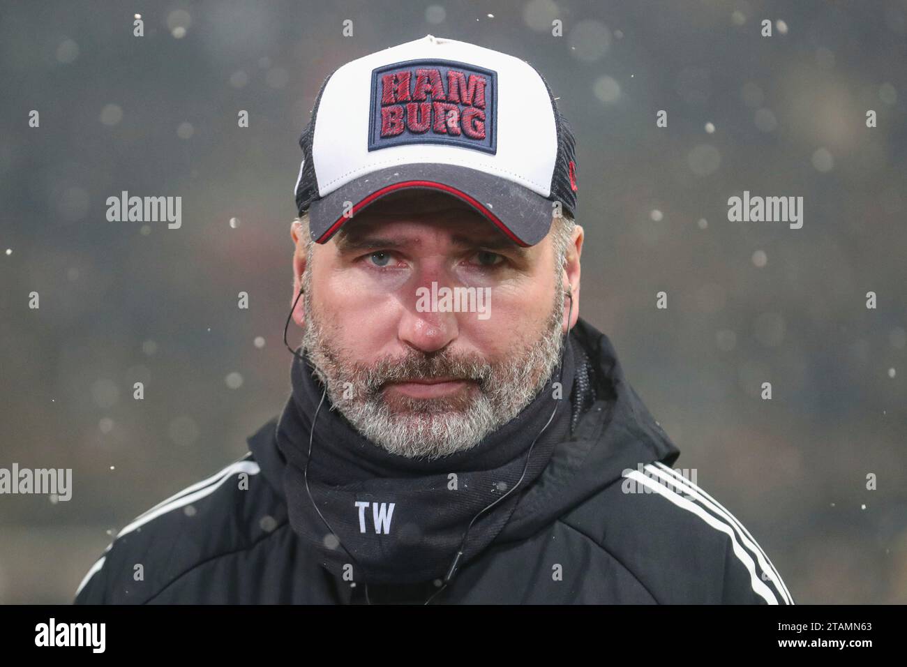 Hamburg, Deutschland. 01st Dec, 2023. 2. Bundesliga - FC St. Pauli ...